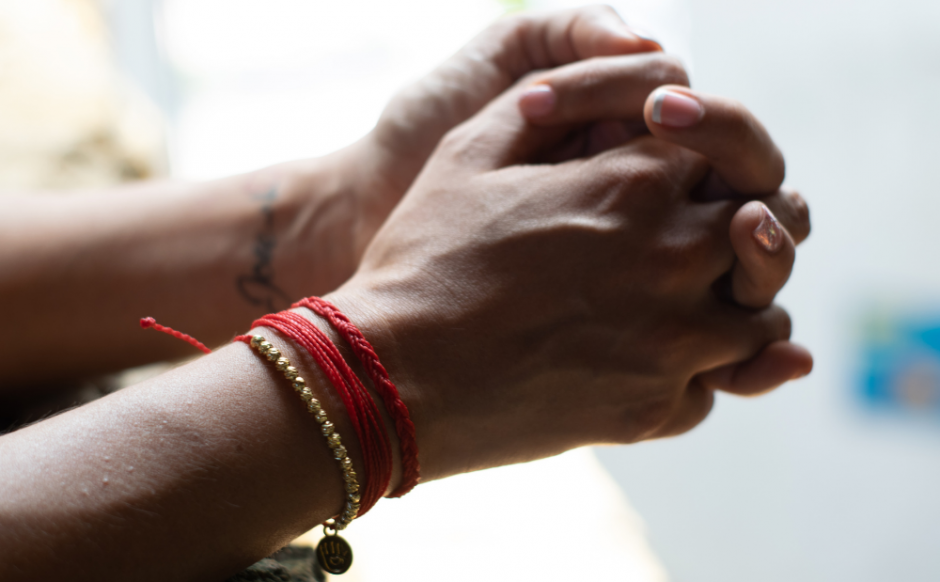 Ką reiškia raudono siūlo apyrankė? - VERSLI MAMA